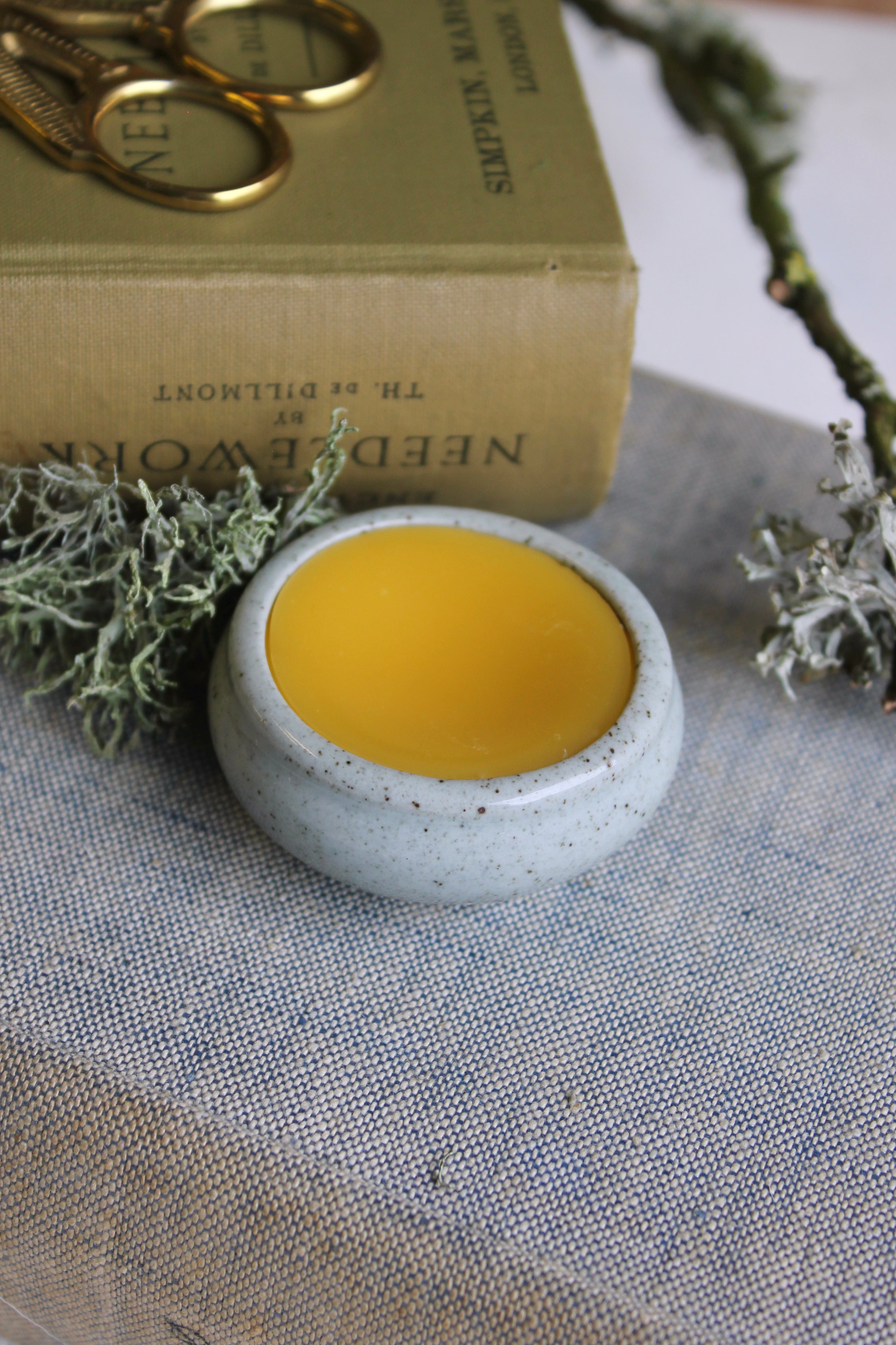 Beeswax Thread Conditioner – Lemon Pepper Studio